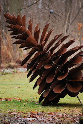 .: 14 Beautiful Examples of Garden Art For Your Yard