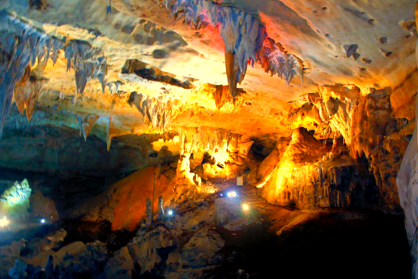 Objek Wisata Goa Lowo Trenggalek Jawa Timur yang Eksotis