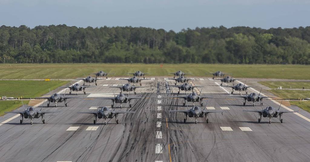 US Marine Corps conducts first Elephant Walk with 20 F-35B aircraft ...