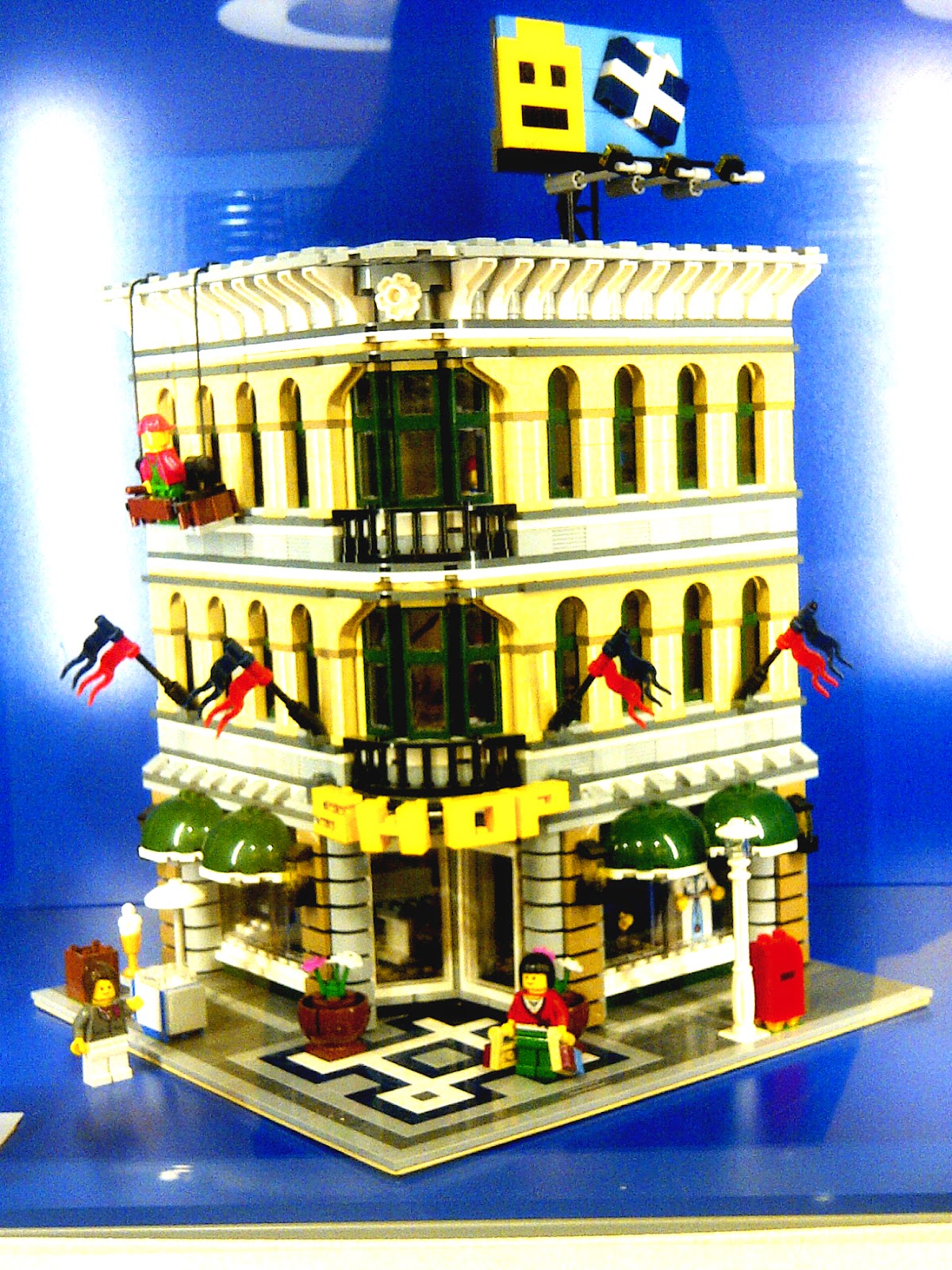 First look: New LEGO Store at Discover Mills Celebrates it's Reopening ...