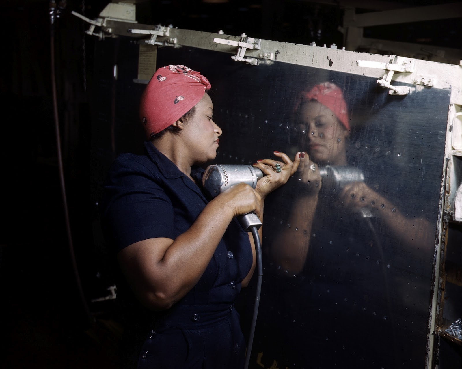 History in Photos: Alfred Palmer - Women Workers in WW2