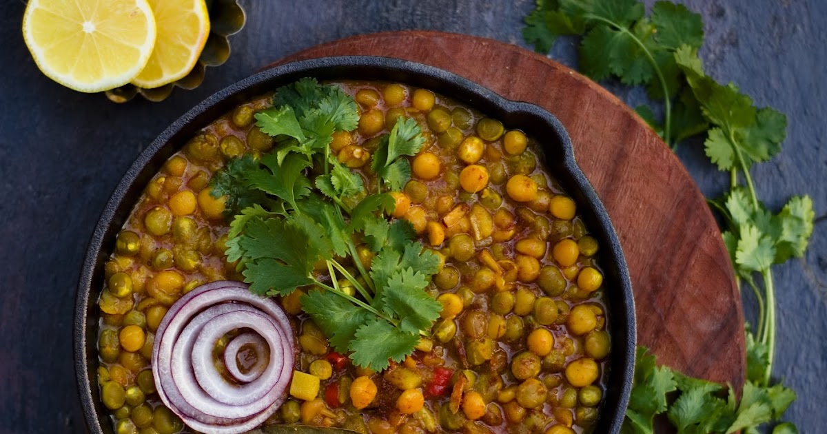 Earthycooking : Ghugni/Curried Whole Peas