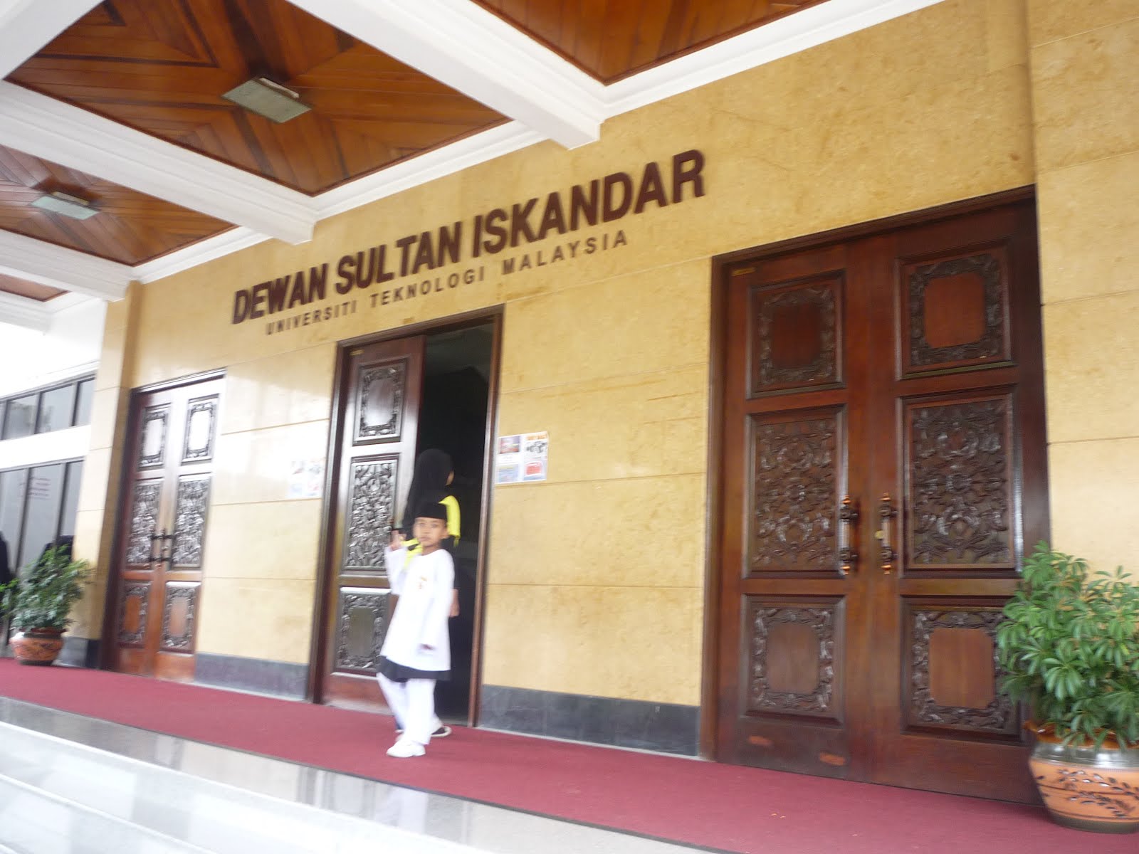 dhiah ss501: MASJID SULTAN ISMAIL,DEWAN SULTAN ISKANDAR, UTM,UNIVERSITI ...