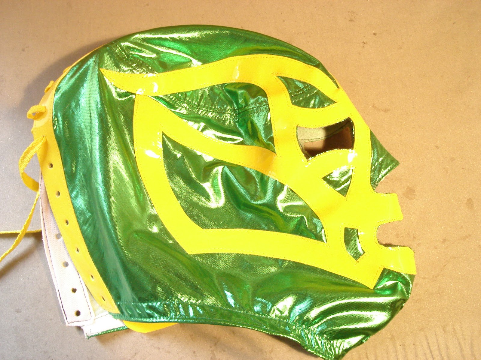 Máscara FISHMAN Fabricada por El Dorado & Xtreme Lucha Colombia ...