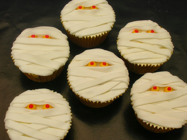 CUCHARADAS DE PLACER: Momias, gatos negros, ojos terrorificos...¡¡es ...