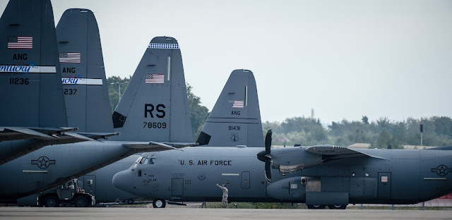 American troops: US Air Force/American Troops/ C-130H Hercules/EC-130H ...