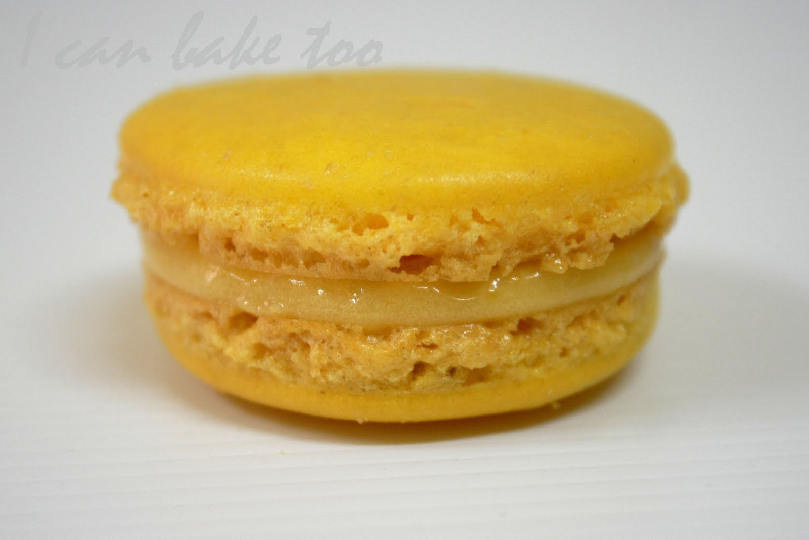 i can bake too.....: Lemon Curd Filled Macaron