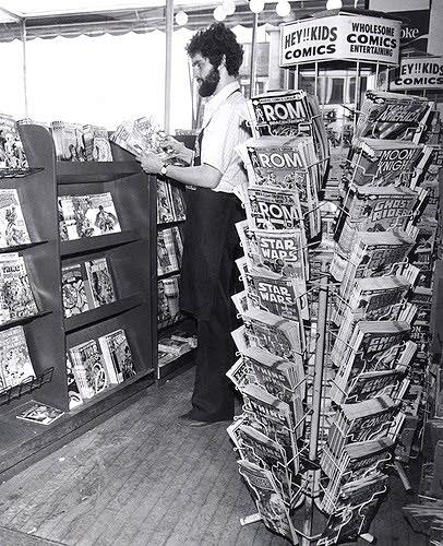 Mike Lynch Cartoons: Comic Book Spinner Racks