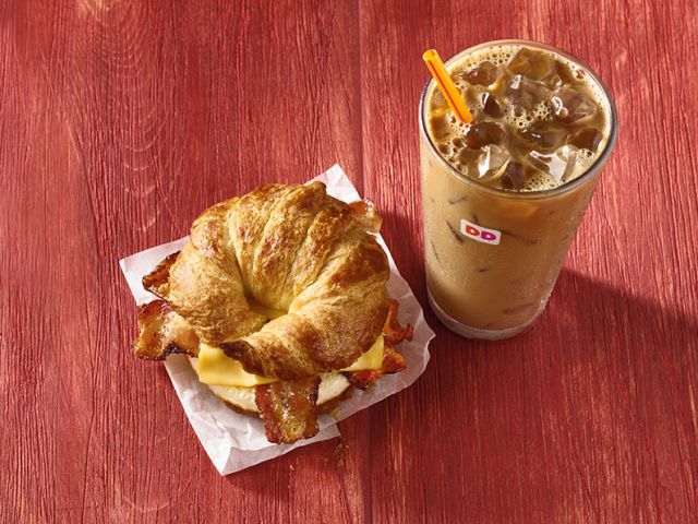 Dunkin' Donuts Goes with Maple (and Pumpkin) Flavors for Fall 2017 ...