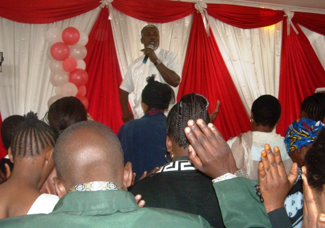 APOSTLE DUSTAN H. MABOYA ATAYAONGOZA MAFUNDISHO YA VALENTINE DAY ...