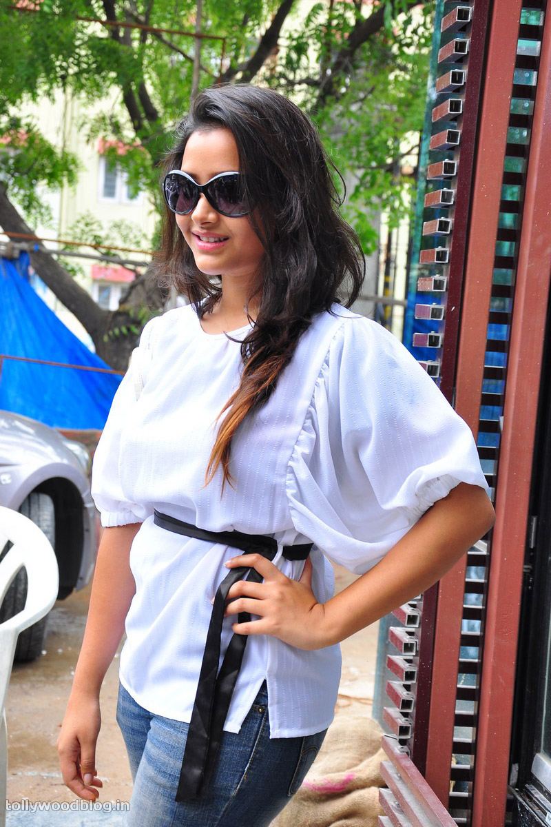 Swetha Basu Prasad Latest Photoshoot Stills