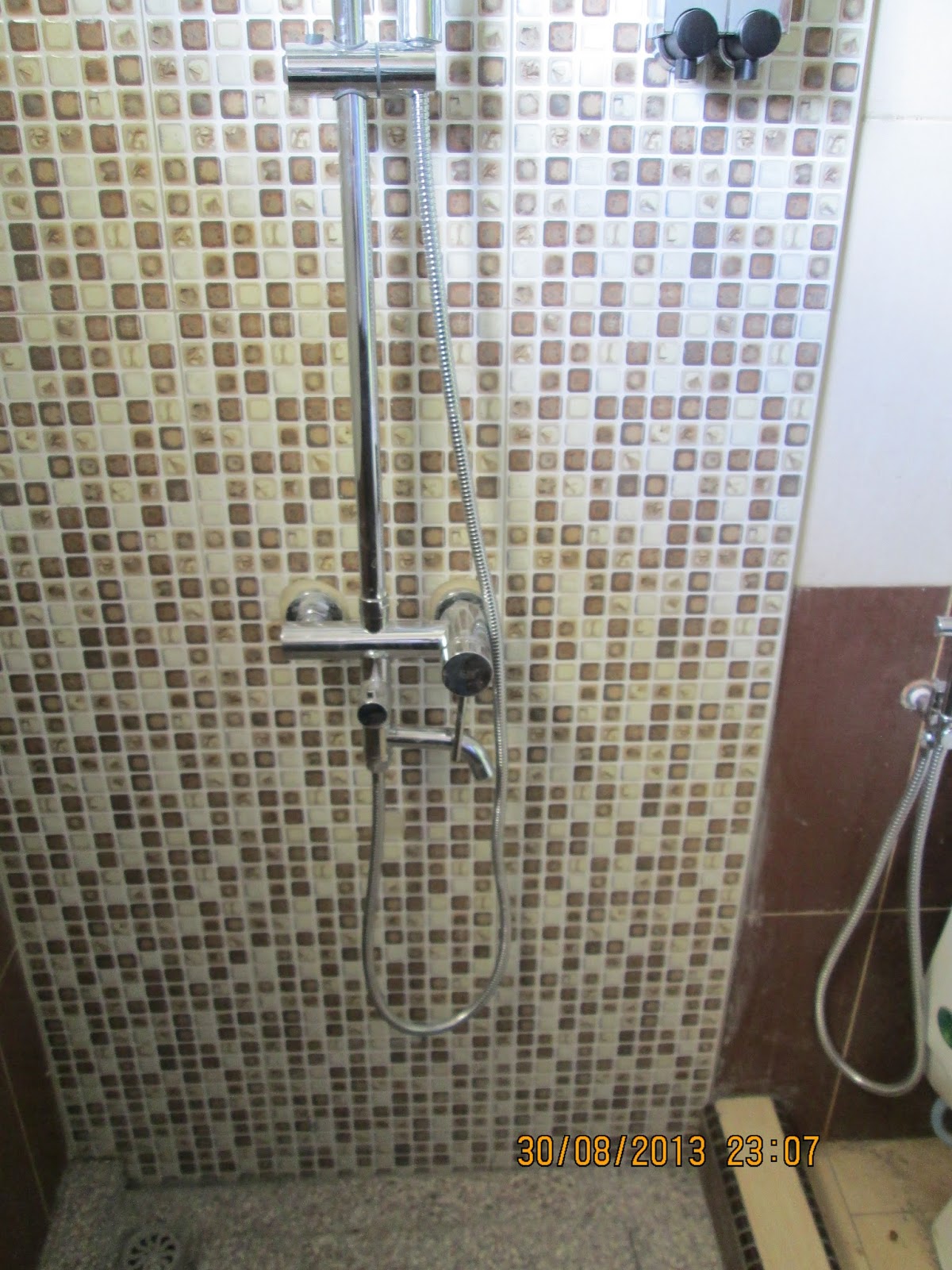 CHAN PLASTER & RENOVATION: PEMASANGAN TILES UNTUK TANDAS DI TAMAN KO ...