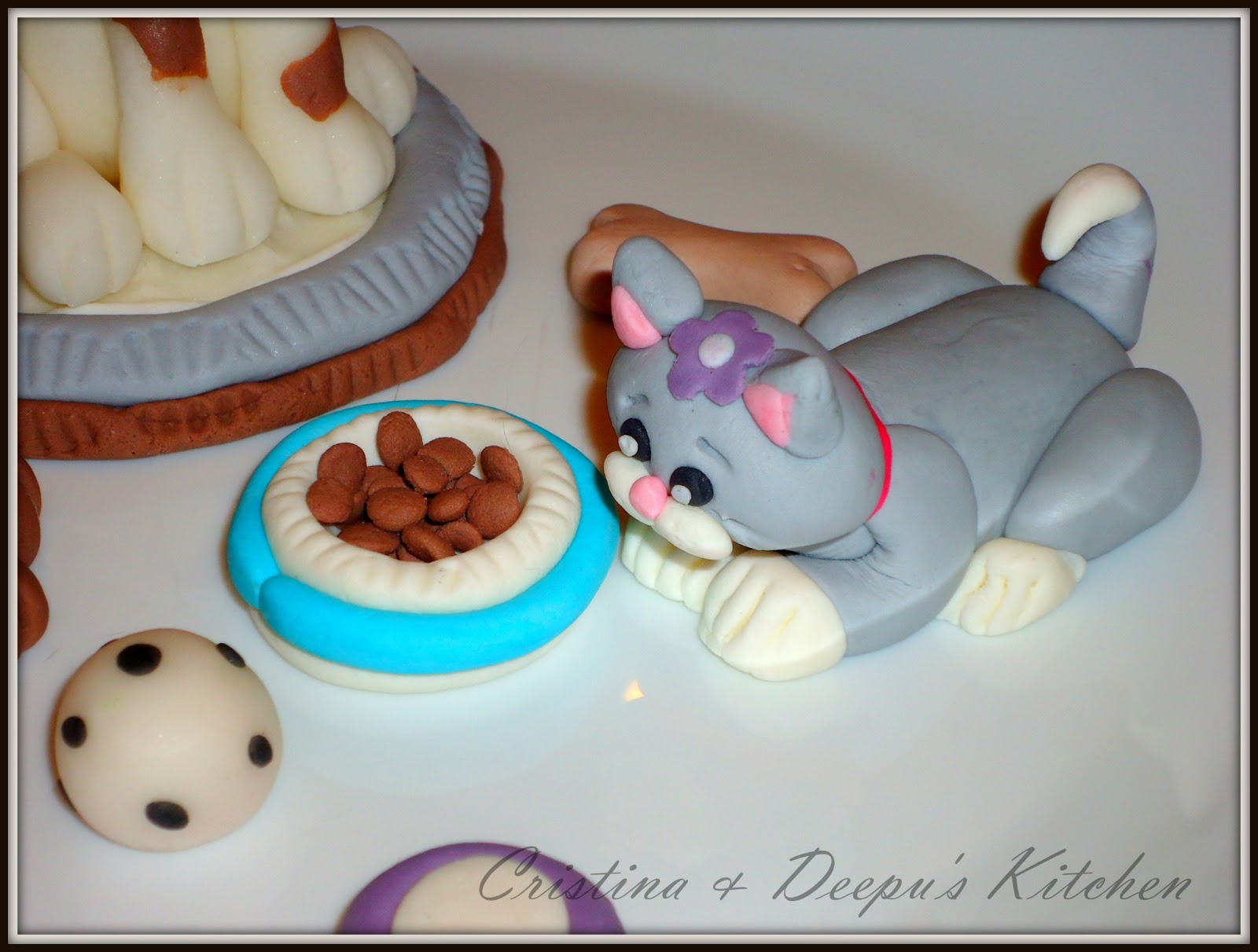 Cristina & Deepu's Kitchen: Pisica din pasta de zahar / Sugar paste cat