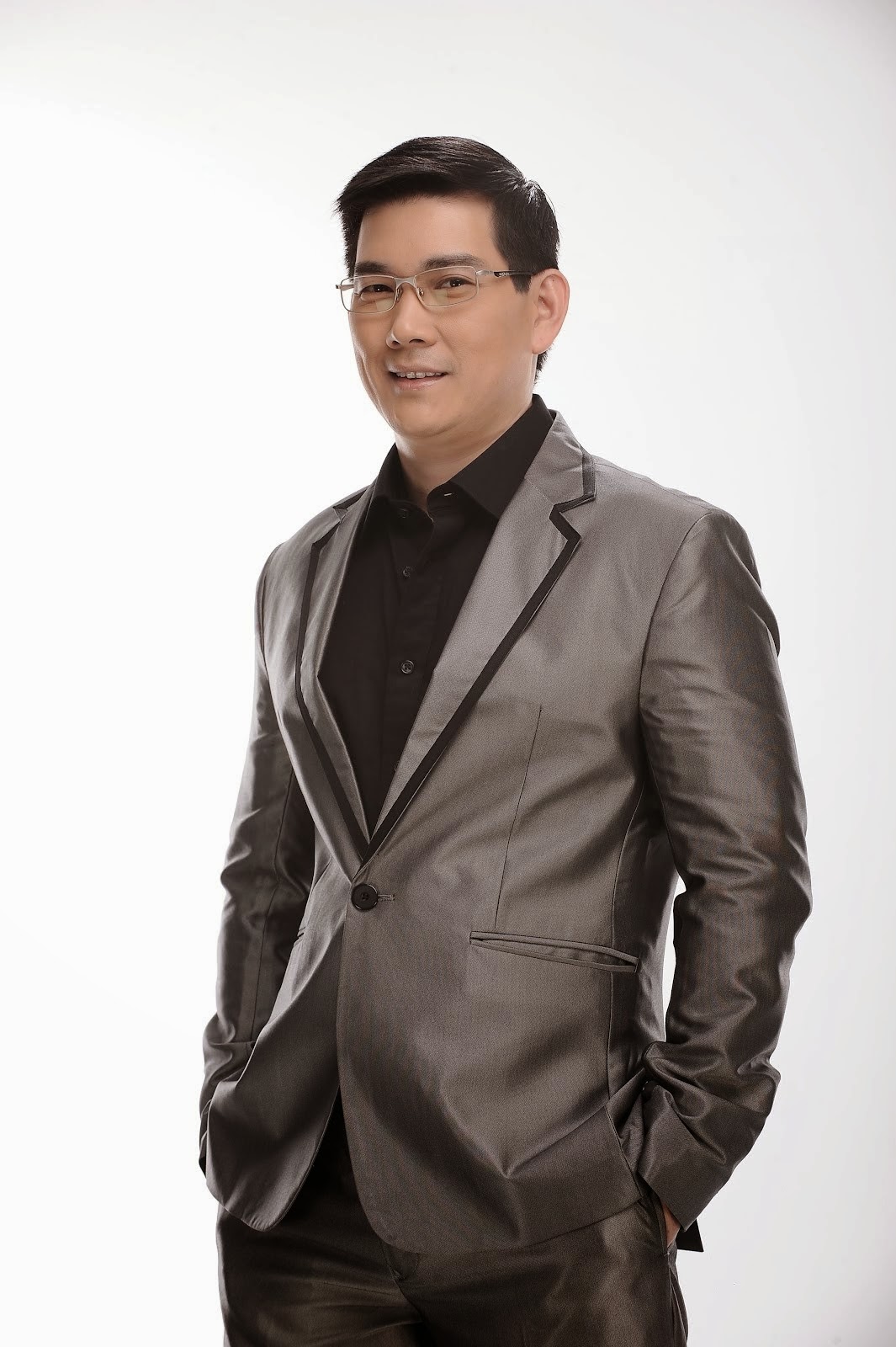 Richard Yap Aka Sir Chief Has No Time For Temptation, Remains Faithful ...