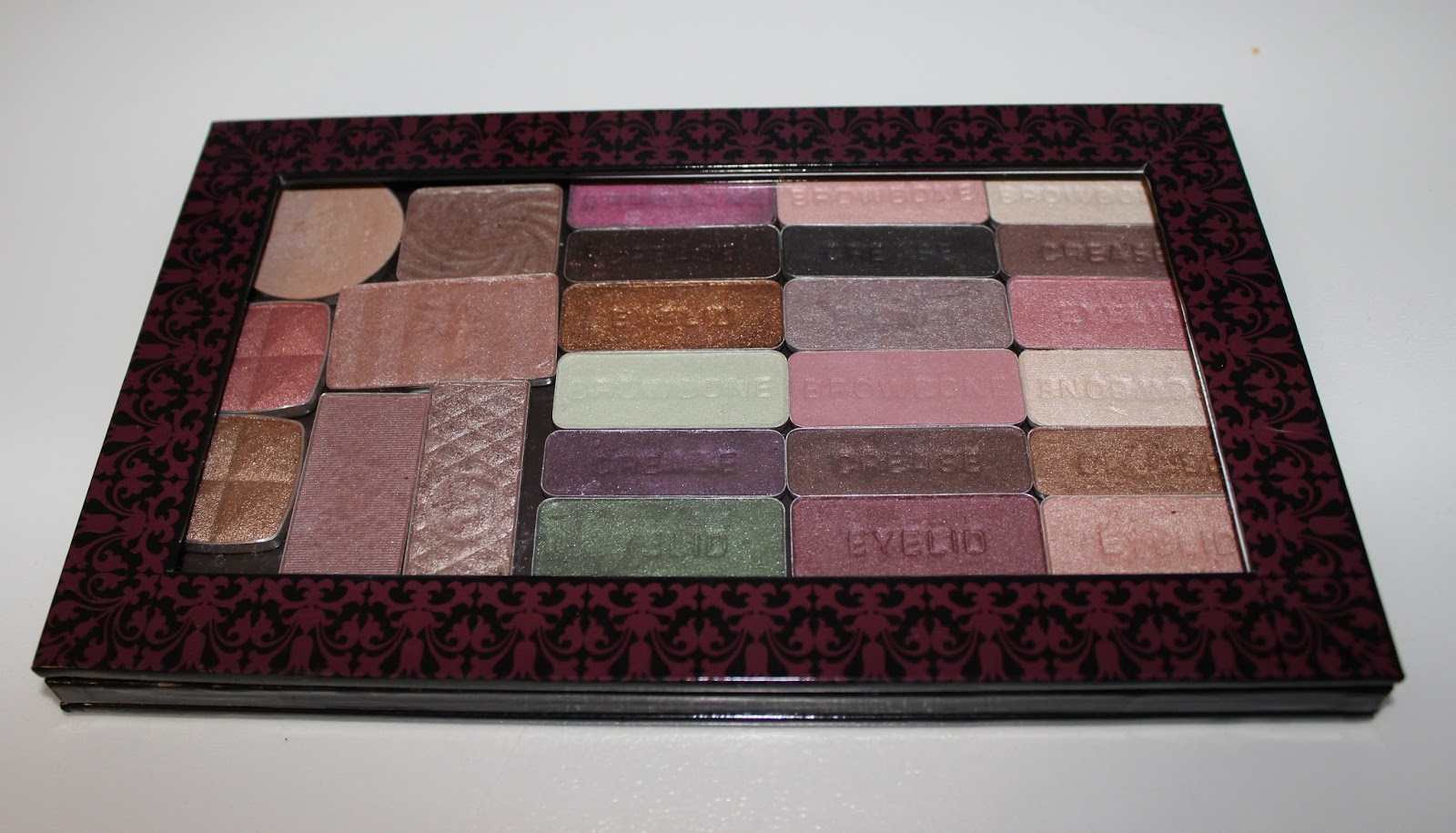 Luhivy's favorite things: What's in my Z Palette + Quick Review