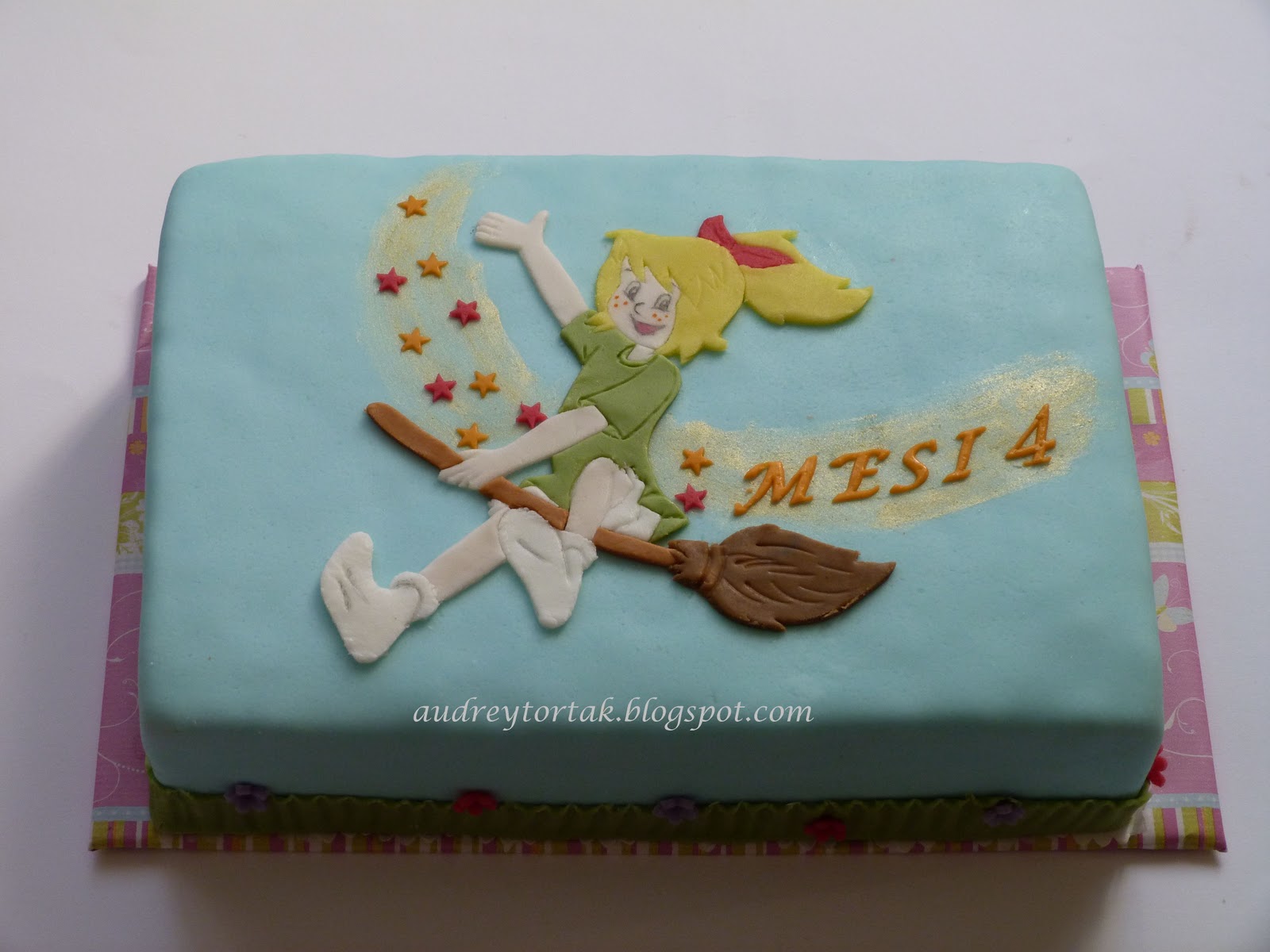 Egy szelet tortát?: Mickey egér és Bibi Blocksberg, avagy a négyévesek ...