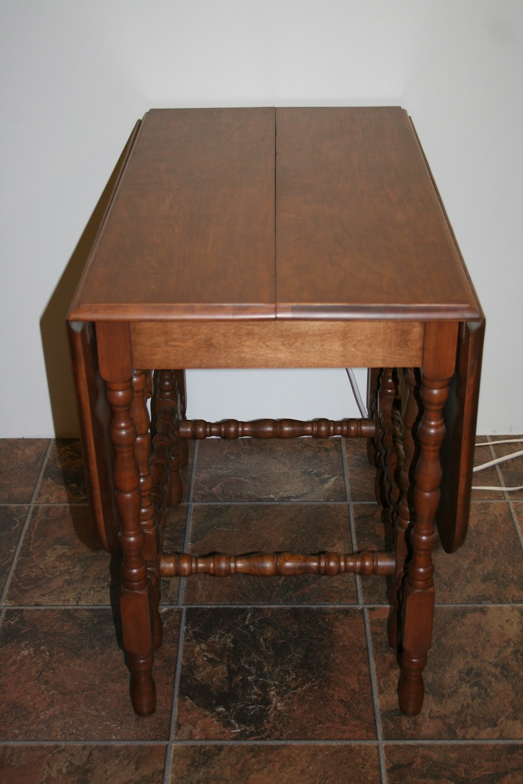 Tammy's Craft Emporium: Antique Drop Leaf Gate Leg Table