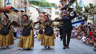 walking distance & et cetera -: Andorra Traditional Clothing