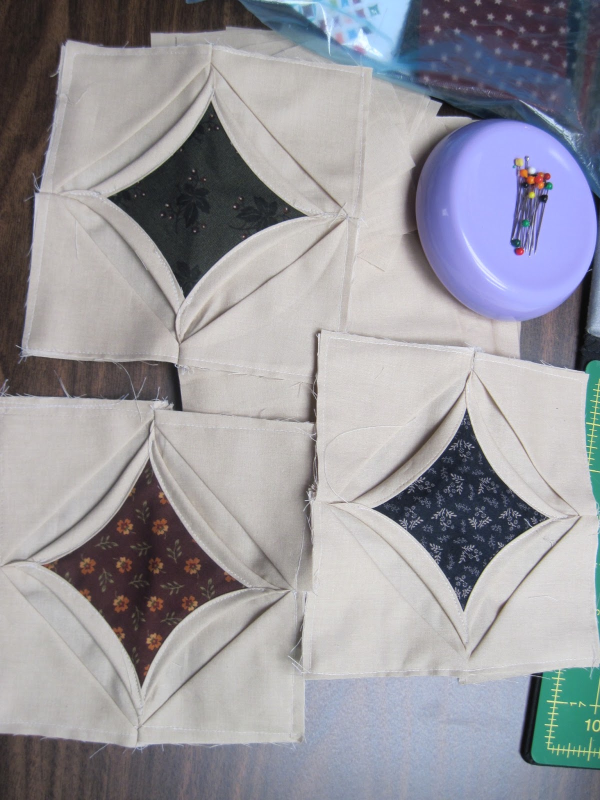 Jean's Quilting Page: Modern Cathedral Windows