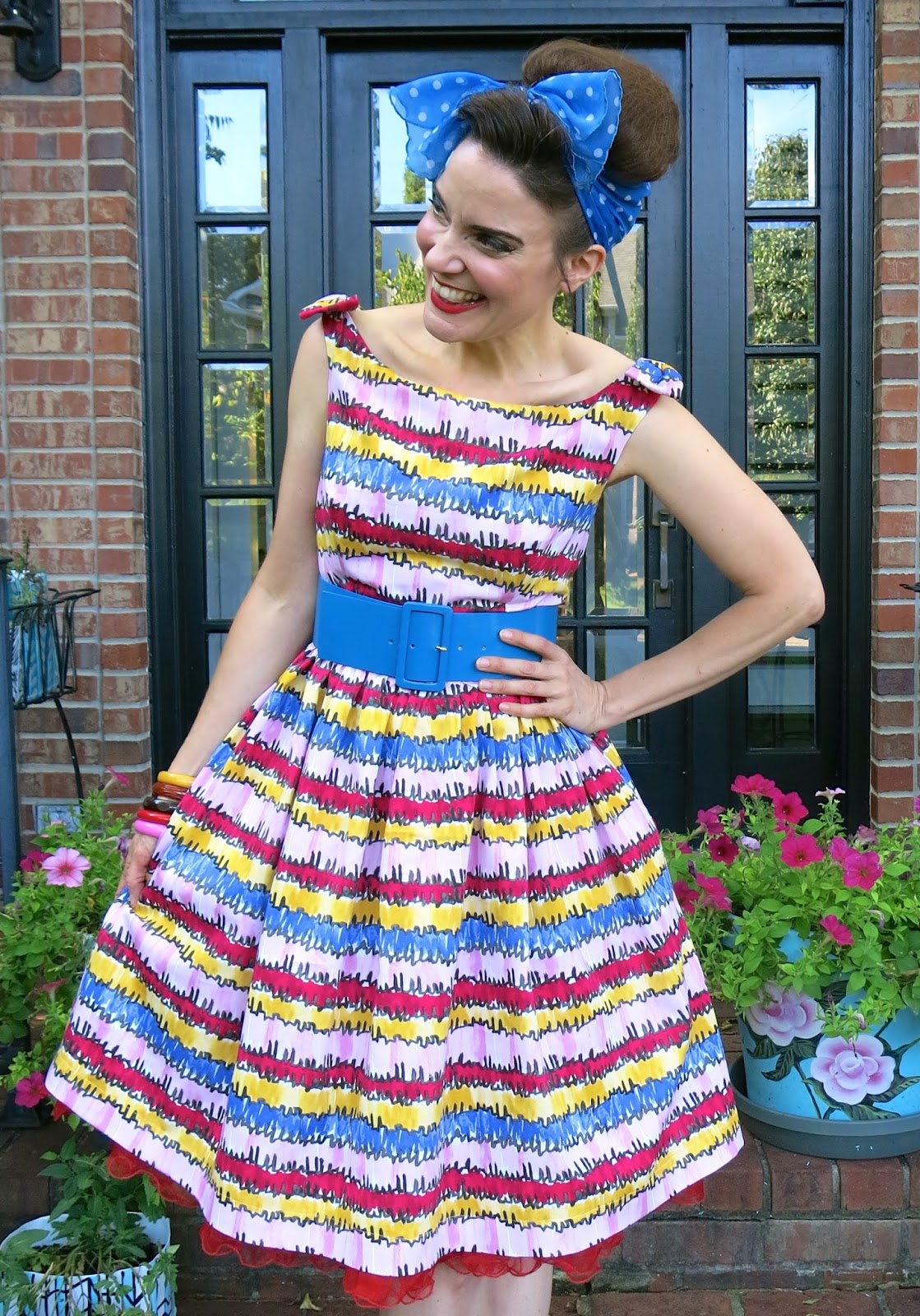 Cassie Stephens: DIY: A Scribble-Scrabble Back to Art Teacherin' Dress ...