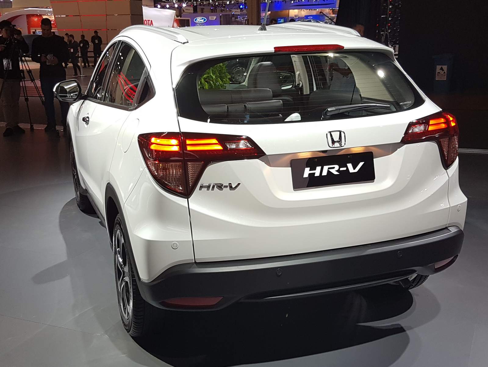 Honda HR-V 2017 ganha nova versão topo de gama Touring