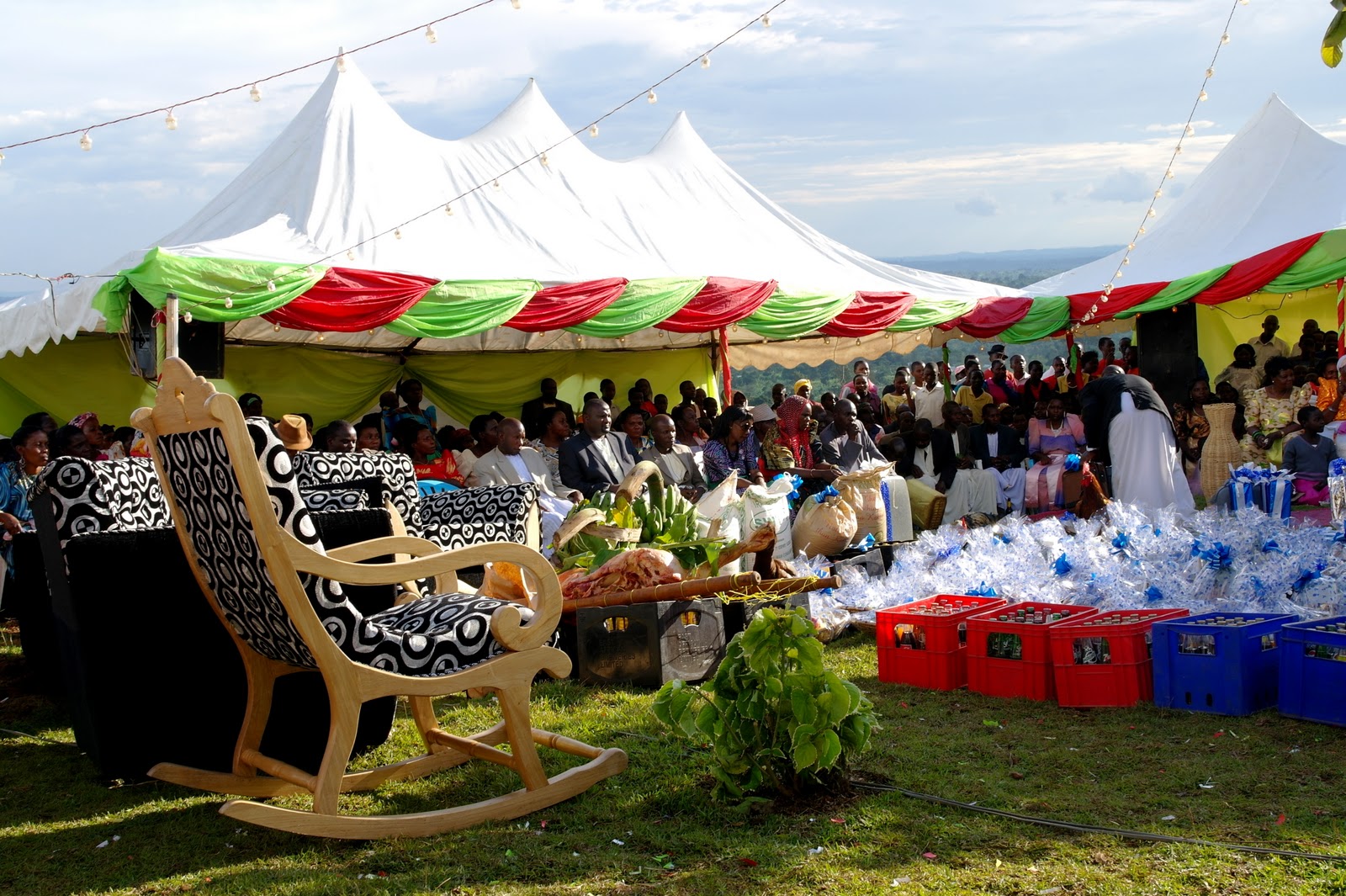 Helene in Uganda ...: Introduction-party and rafting Ugandan style