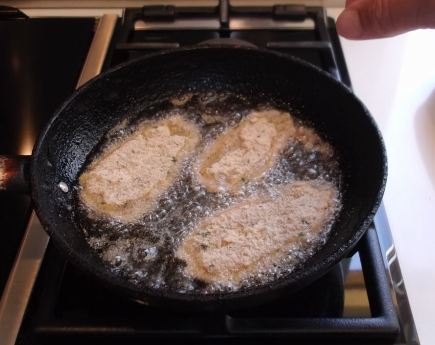 the gondolier's wife: Crumbed Butterflied Sardines - Sarde Impanate