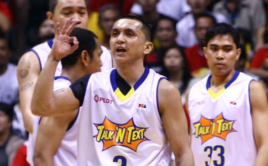 PBA Fanatic: Talk n text vs Petron Blaze in the finals