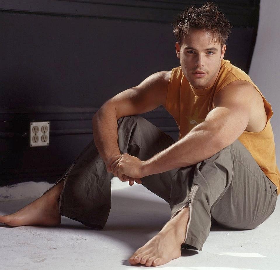 Miong21 @ Blogspot: Al Santos - Shirtless Hunk in Jeepers Creepers