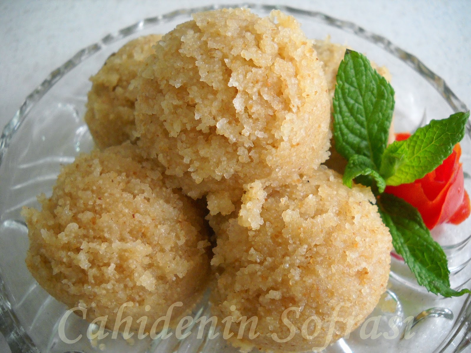 Cahide'nin Sofrası: irmik helvası