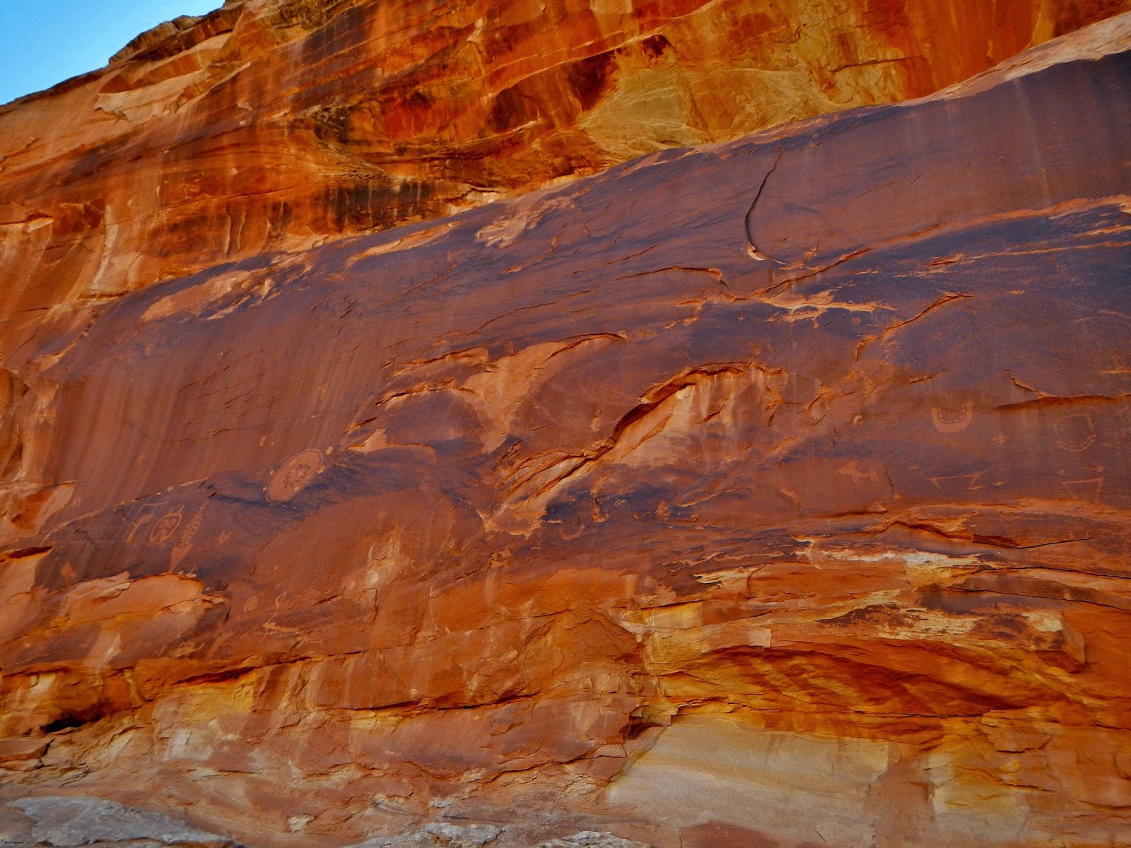 The Southwest Through Wide Brown Eyes: Wolfman Panel and Ruins - Comb ...