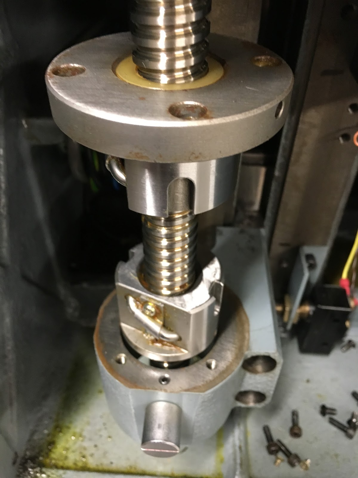 The Mighty Shiz: Z axis backlash adjustment