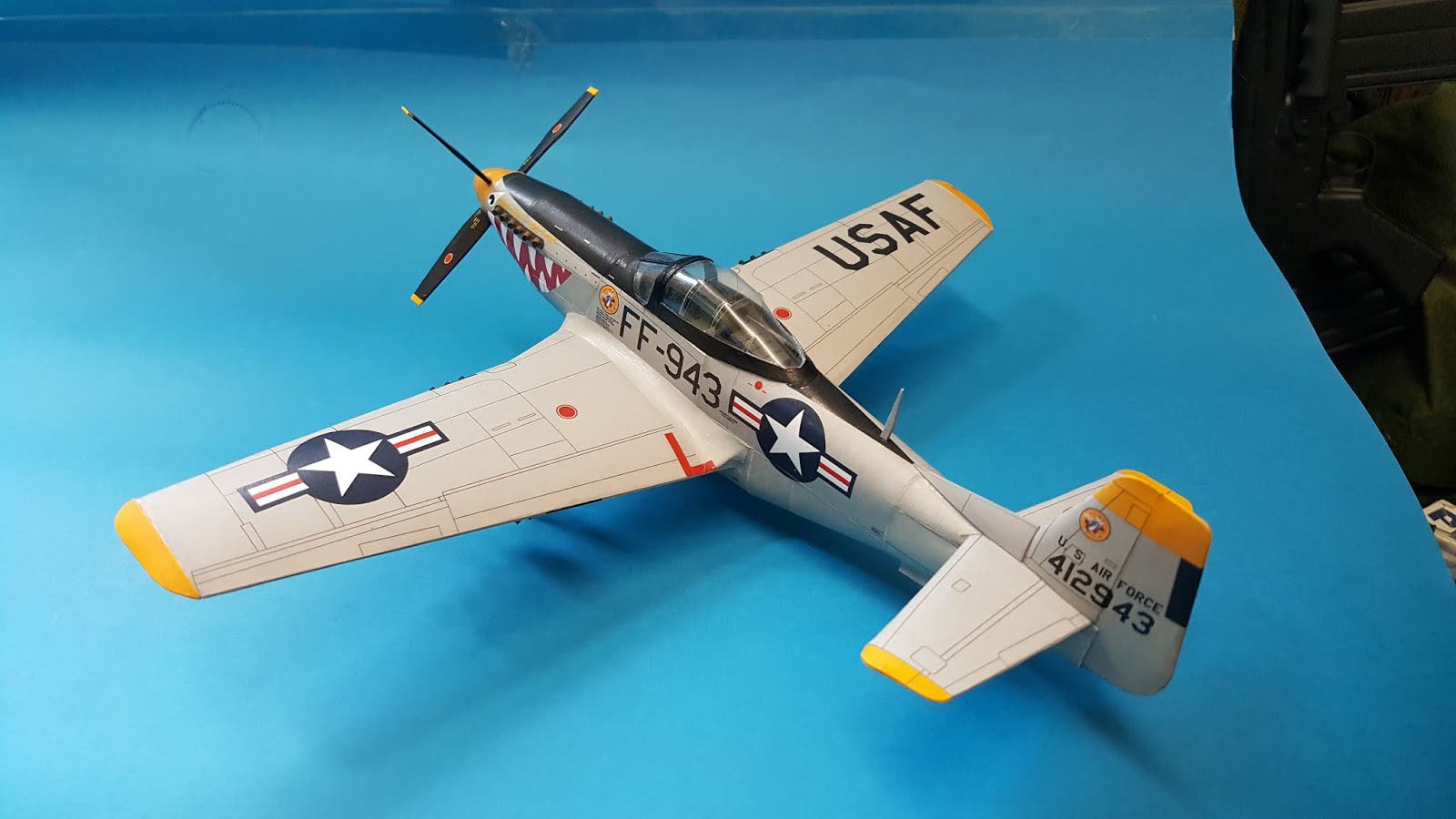 Paper and Card Models: P51 Mustang from Paper-Replika.com