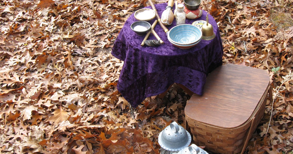 Circle Shrine Walk: 31 Oct 2009 Cemetery Altar Samhain 2009
