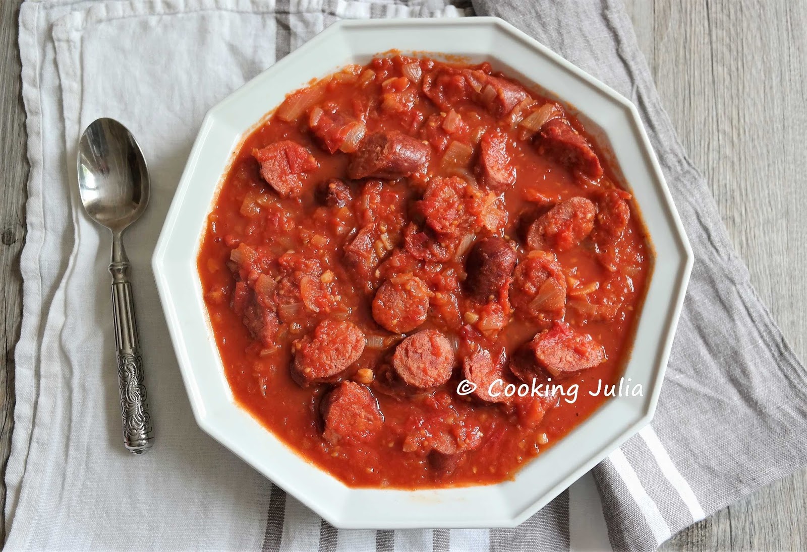 COOKING JULIA : ROUGAIL SAUCISSES