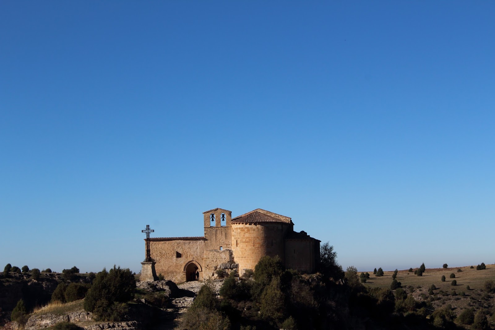 Ruta hasta el Priorato y Ermita de San Frutos ~ EXCURSIONES Y SENDERISMO
