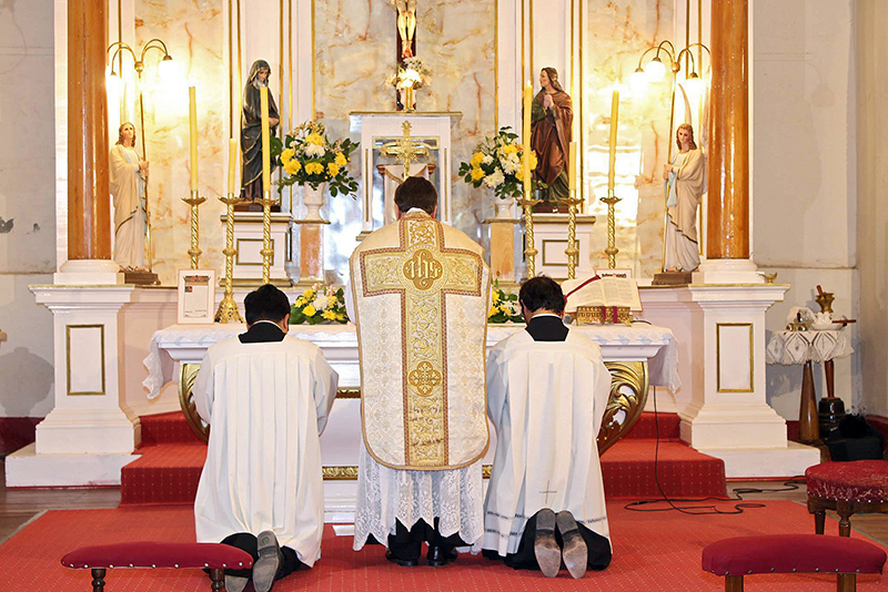 Sacerdote eterno: LA SANTA MISA Y EL DÍA DEL SEÑOR.