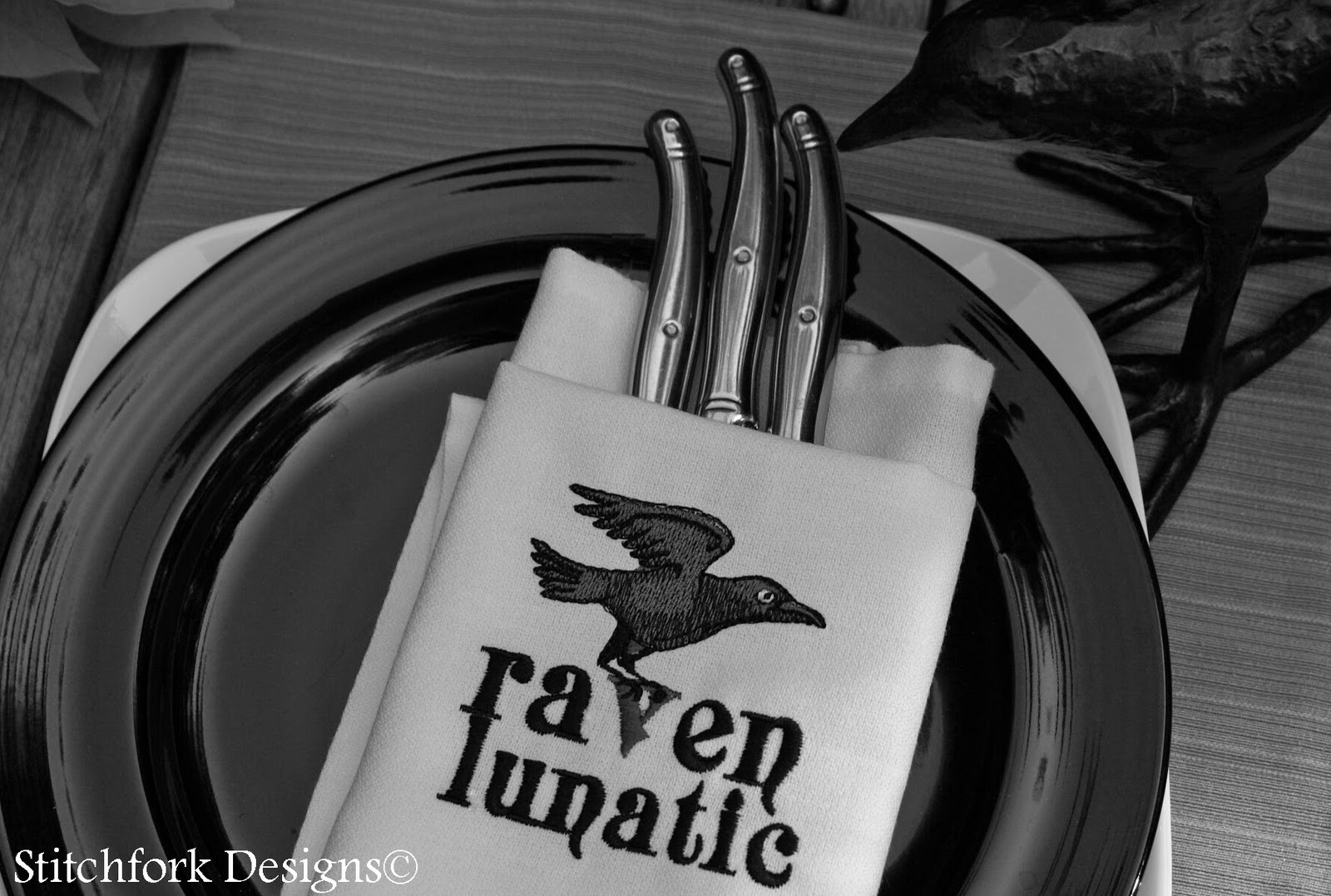 Stitchfork Designs: a raven lunatic.....
