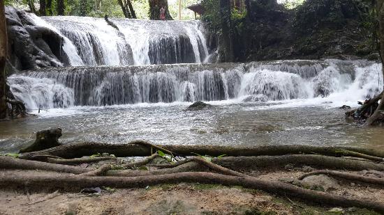 Keindahan Alam Sulawesi Tengah, Air Terjun Salodik