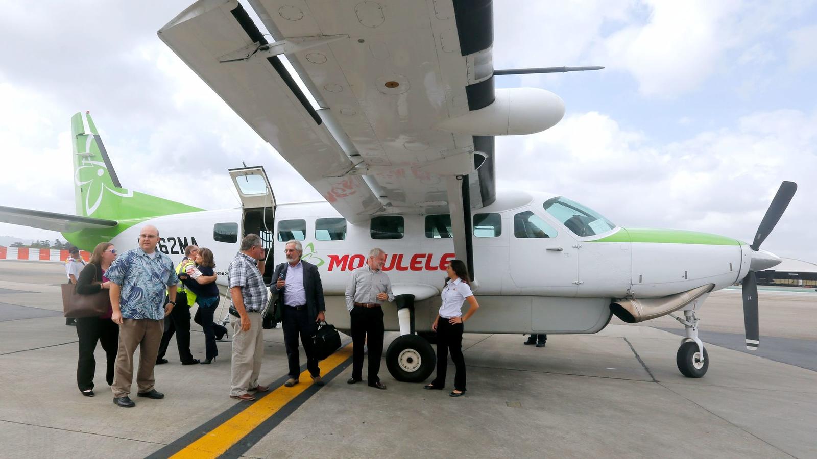 Aero Pacific Flightlines: Mokulele Airlines makes its inaugural flight ...