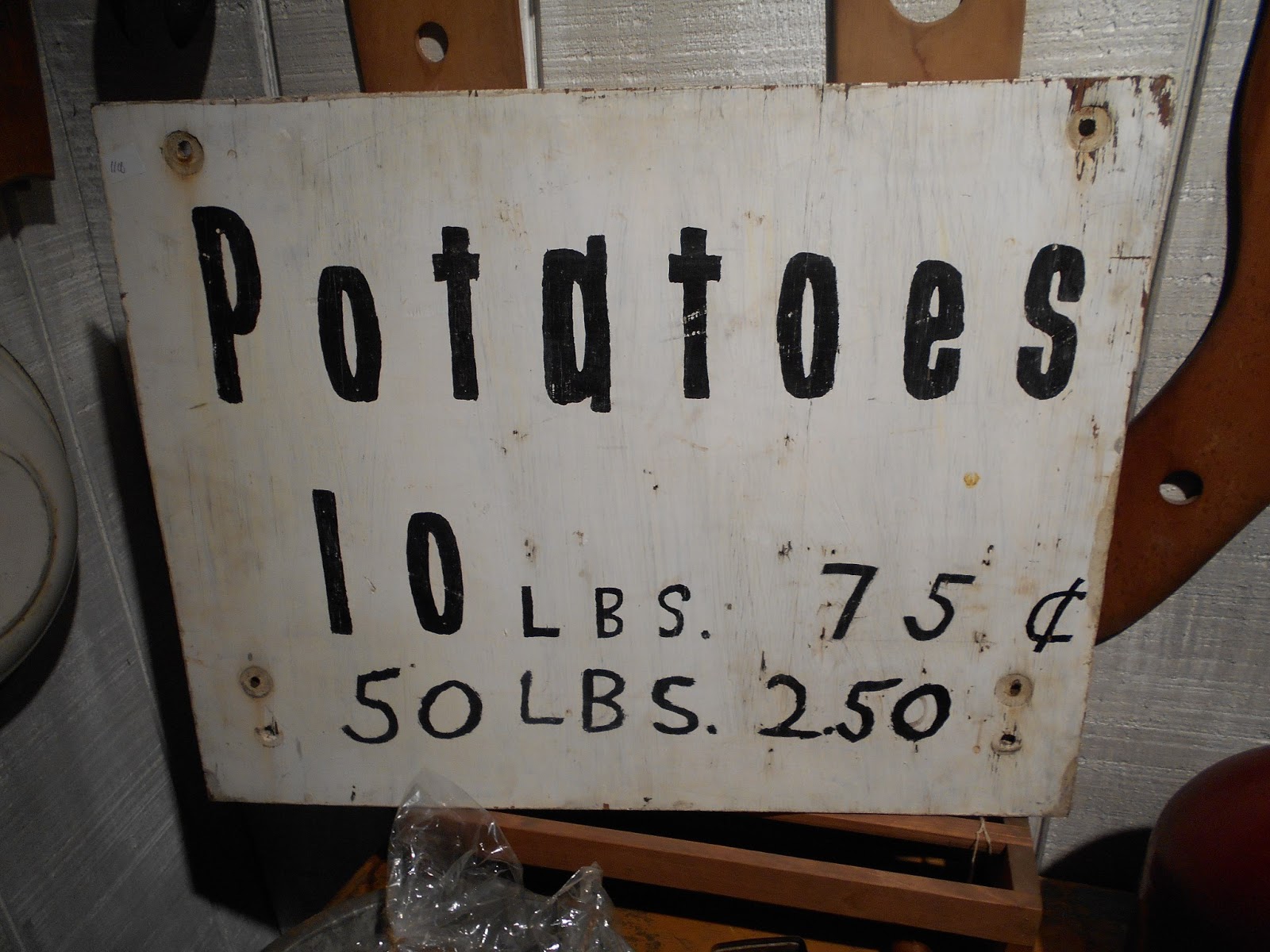 Log Cabin Antiques & Gifts: "Folky" hand lettered potato sign