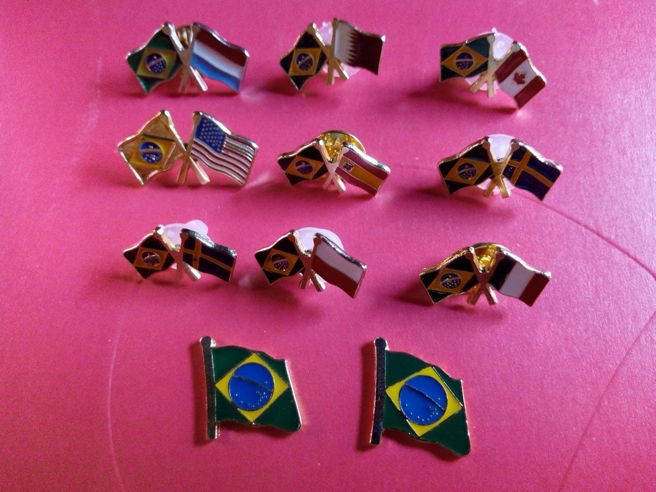 Brindes Brasília: Bottons e Pins em Metal Recortado