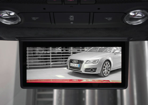Audi R8 e-tron estréia retrovisor digital