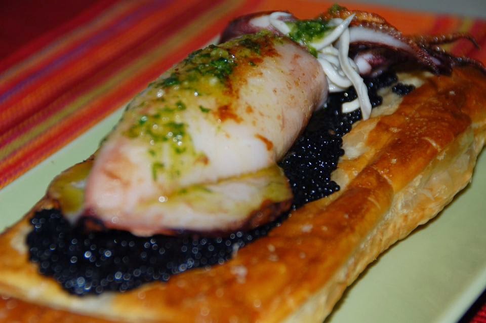 Las Recetas de David: CHIPIRÓN RELLENO DE GULAS AL AJILLO SOBRE CAMA DE ...