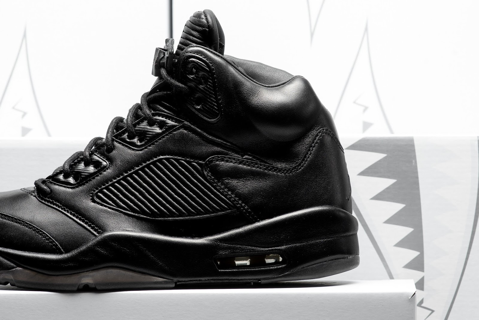 Tênis de Basquete - Air Jordan 5 Premium Triple Black - STREETBALL