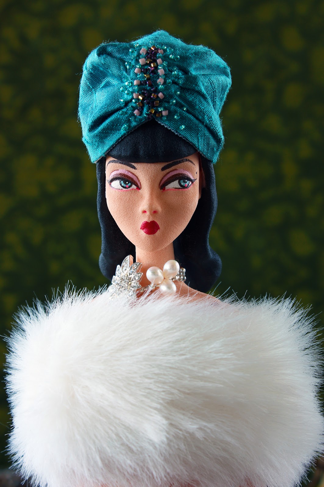 Dolldom: Hybrid Bombshell