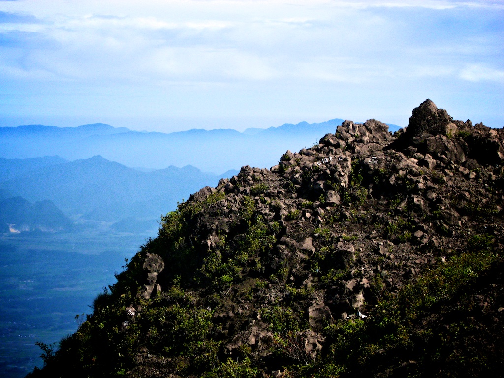 Escape from reality: Bukit Tinggi - Gunung Merapi