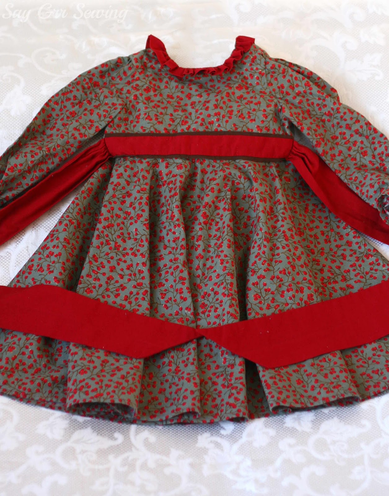 Say Grr Sewing: Christmas Dresses