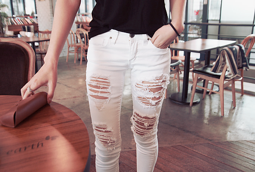 Vou Customizar: Ripped Jeans: Passo a passo para rasgar calça ou shorts