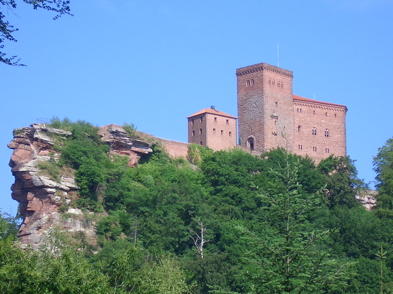Lacey Falcone: Trifels Castle – Where Richard the Lionheart was held ...